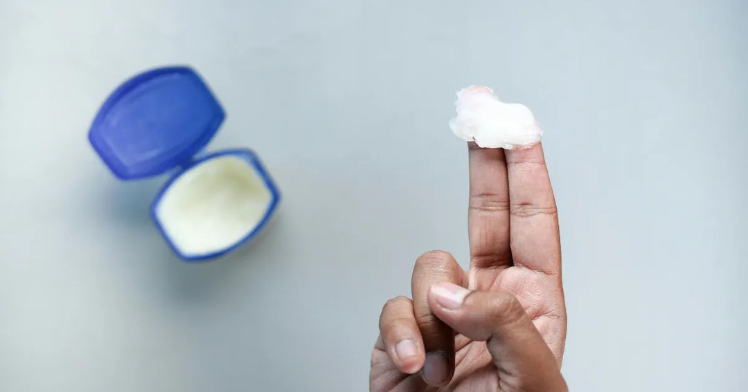 ¿Qué es el petrolato y por qué evitarlo en tu piel? Descubre sus riesg ...